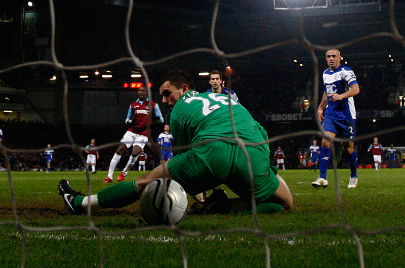 Foster hands West Ham edge in League Cup semi - Emirates 24|7