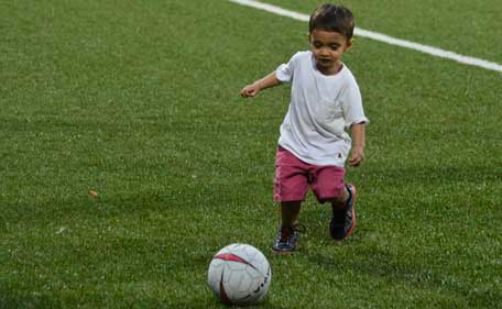 Salman Khan ignored; Aamir Khan's son Azad attracts more attention ...