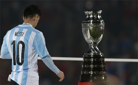 Barca star Messi devastated by new defeat in Copa final - Emirates 24|7