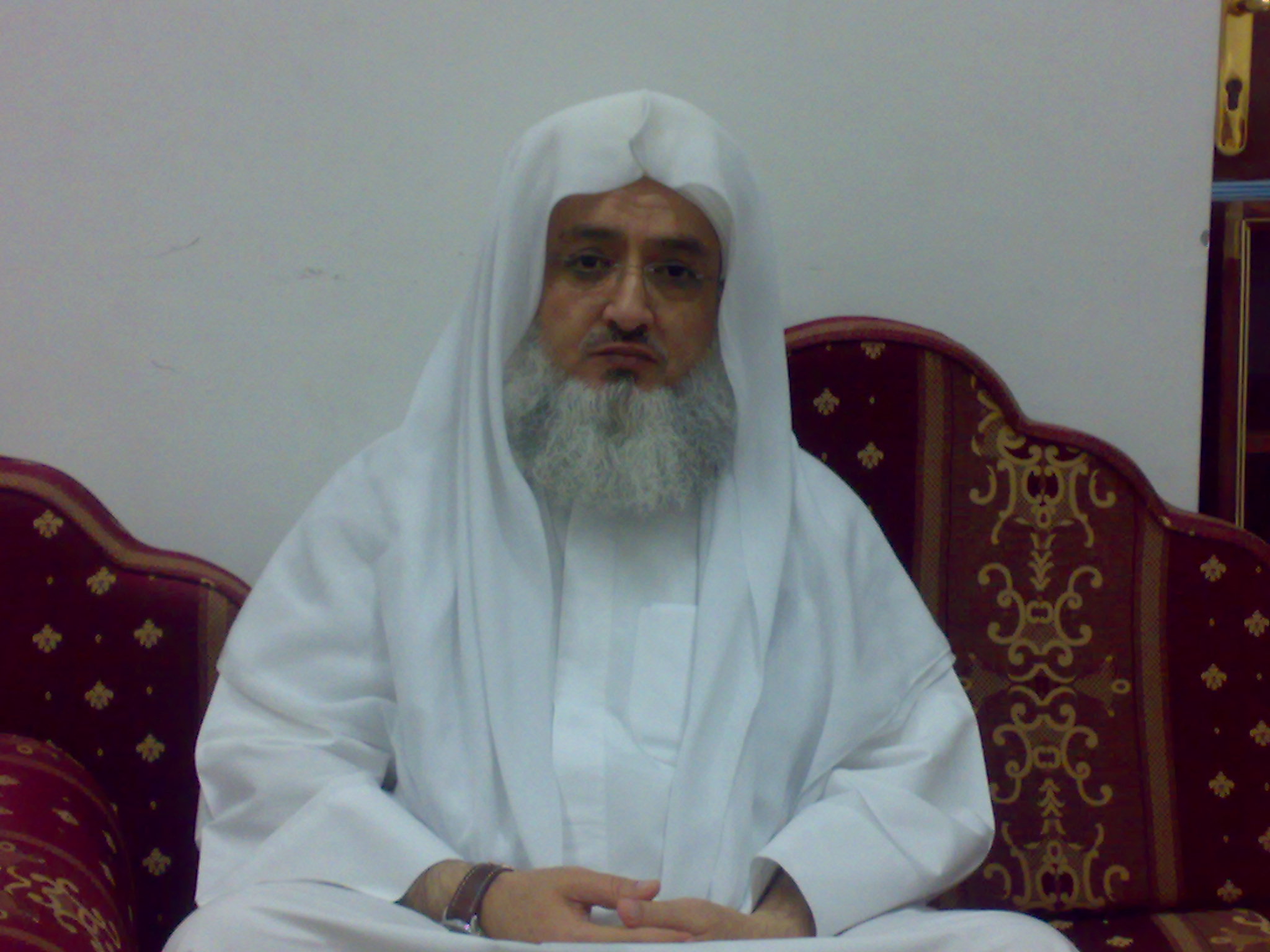 Ramadan Question: 'Can I hug my wife while fasting'? - Emirates 24|7