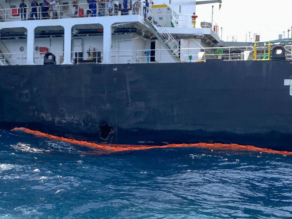 Tanker damaged by Iranian-linked limpet mine: US Navy - Emirates 24|7