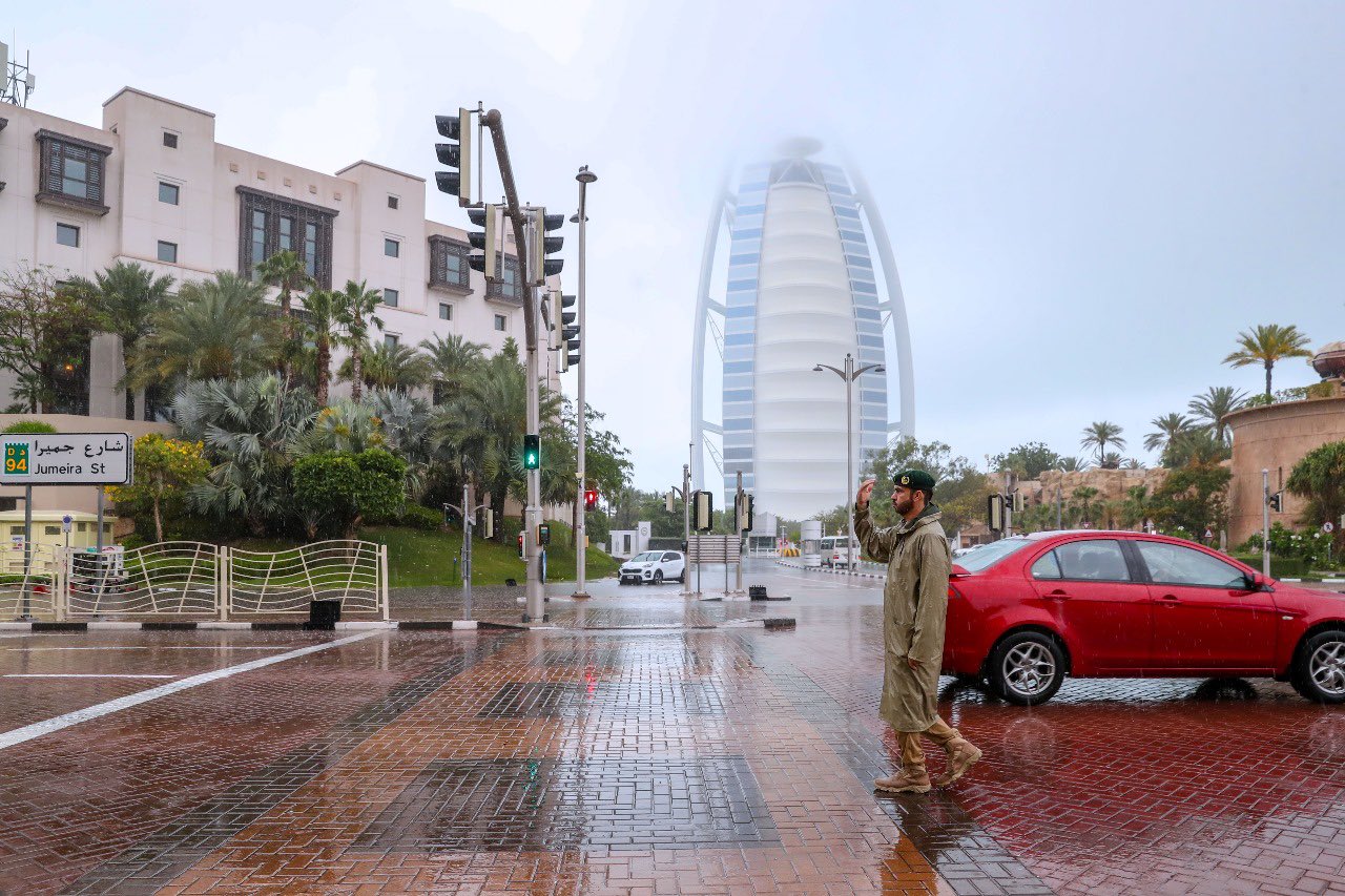 Emirates Receives Diverse Rainfall Today - Emirates 24|7